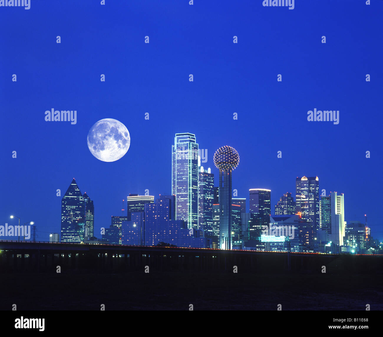 DOWNTOWN SKYLINE TRINITY RIVER GREENBELT PARK DALLAS TEXAS USA Stock ...