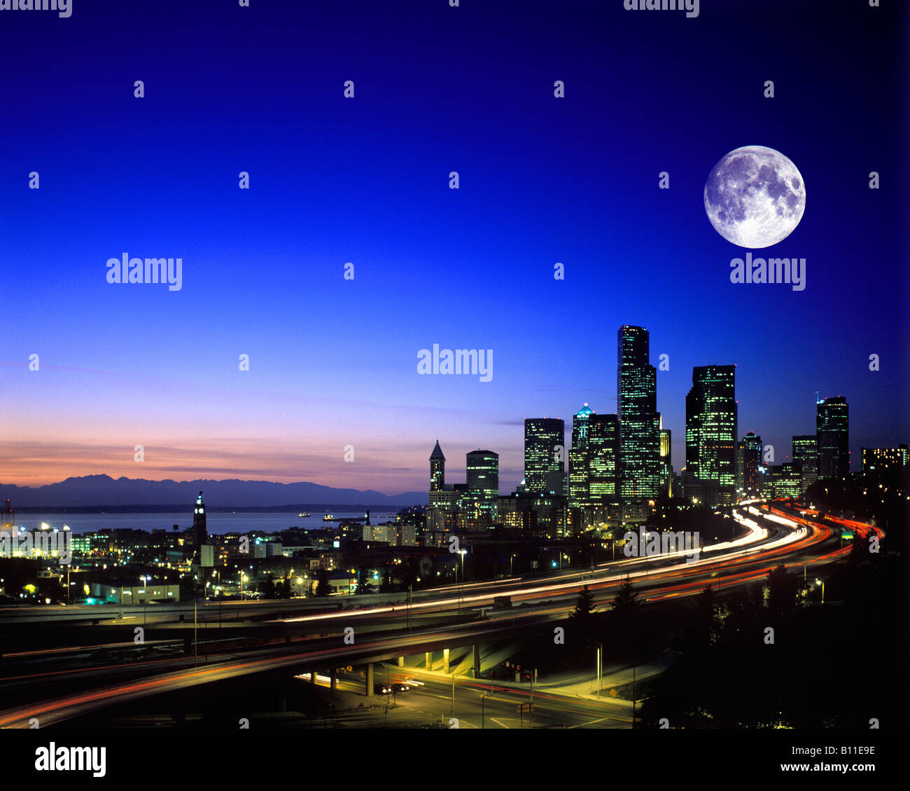 ROUTE 5 INTERSTATE HIGHWAY DOWNTOWN SKYLINE SEATTLE WASHINGTON STATE ...