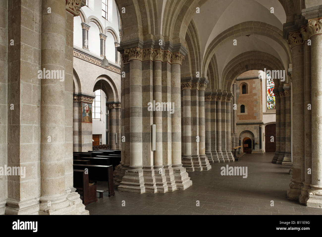 Pillar wand church hi-res stock photography and images - Alamy