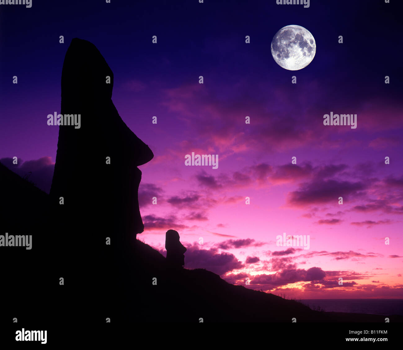Moai statues at night hi-res stock photography and images - Alamy