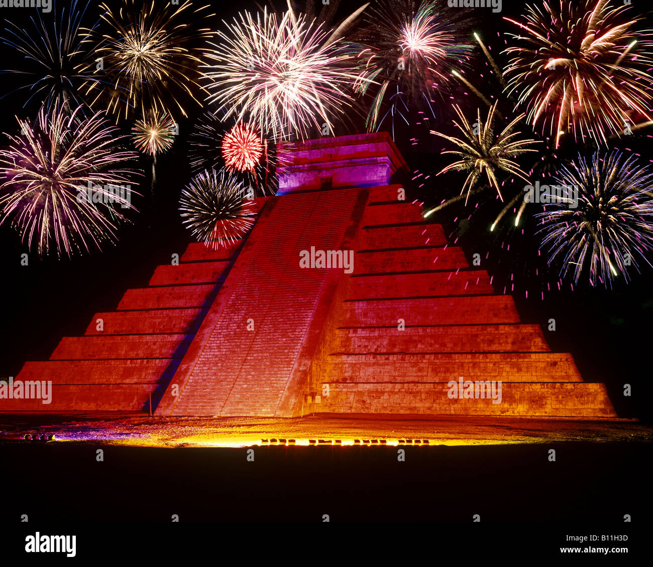 Mayan Pyramid At Chichen Itza At Night High Resolution Stock ...