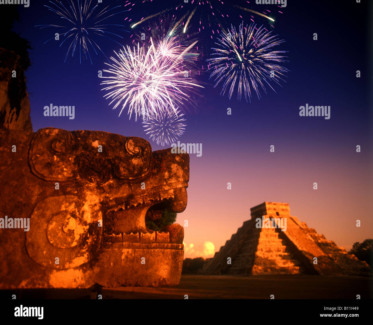 JAGUAR PLATFORM EL CASTILLO KUKULKAN PYRAMID CHICHEN ITZA MAYAN RUINS ...