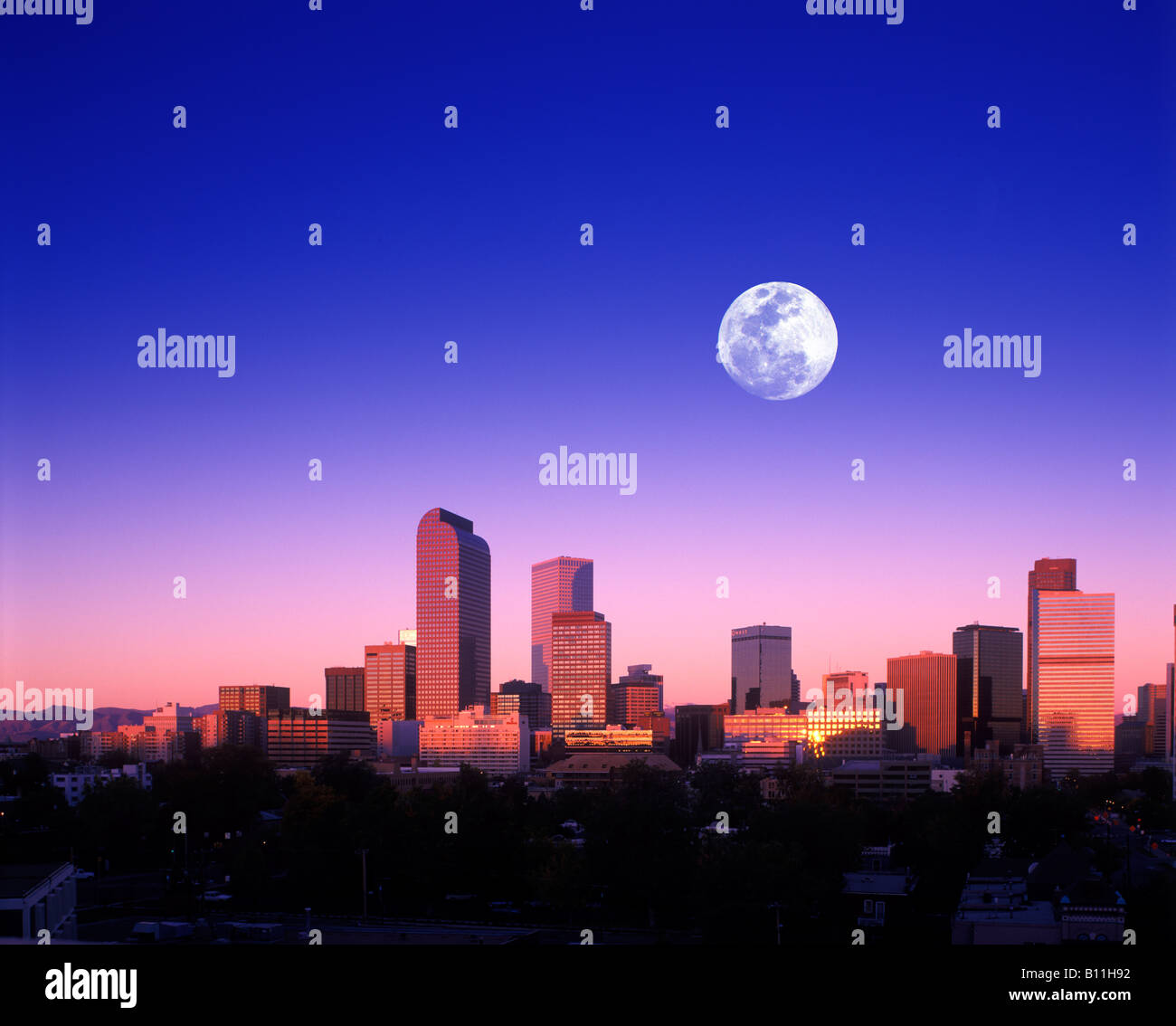 Downtown denver sunrise hi-res stock photography and images - Alamy