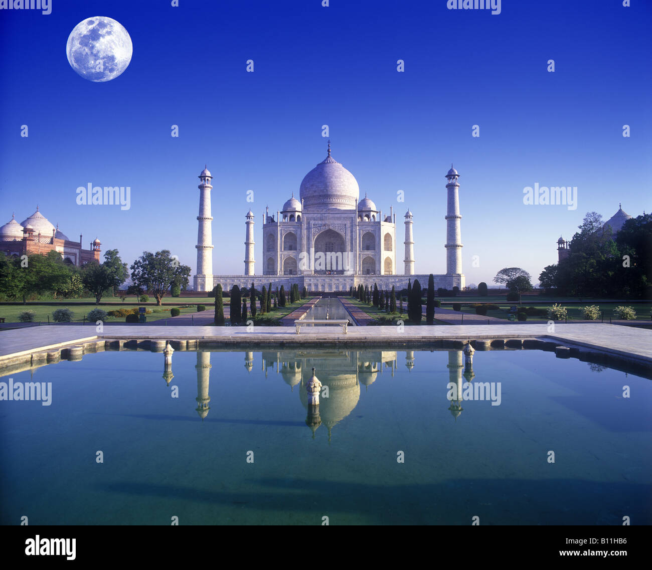 LOTUS POOL TAJ MAHAL AGRA UTTAR PRADESH INDIA Stock Photo - Alamy