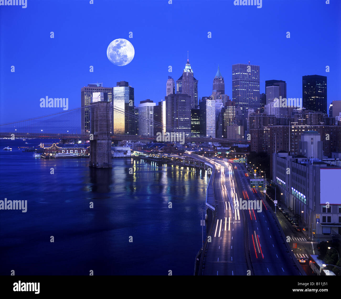 FDR DRIVE DOWNTOWN SKYLINE MANHATTAN NEW YORK CITY USA Stock Photo - Alamy