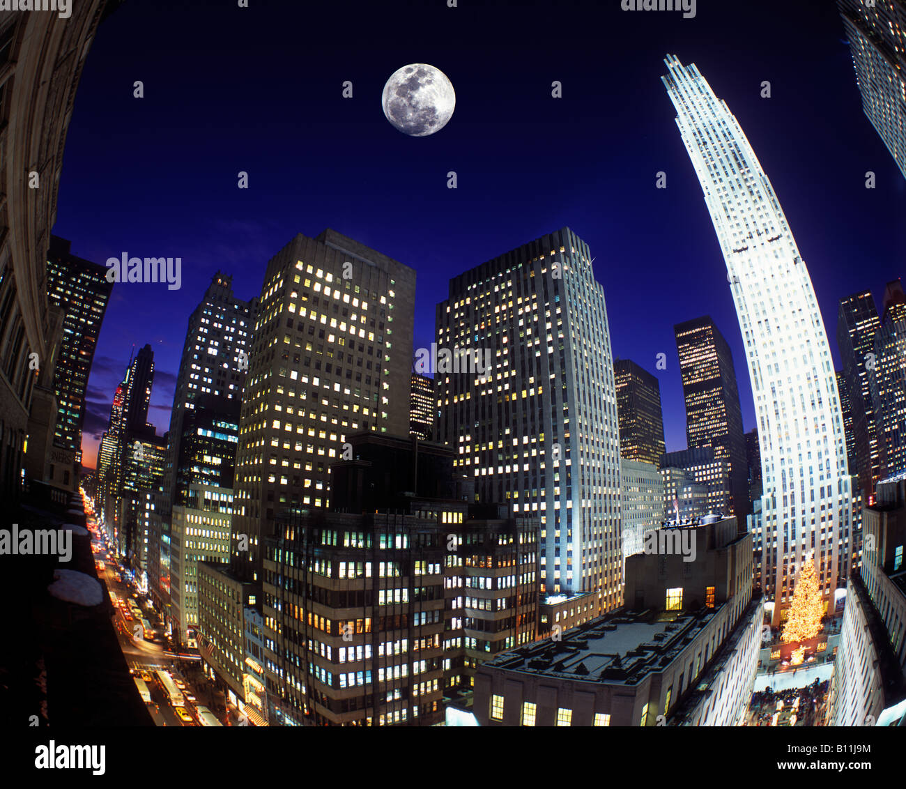 ROCKEFELLER CENTER (©RAYMOND HOOD 1939) FIFTH AVENUE MANHATTAN NEW YORK ...