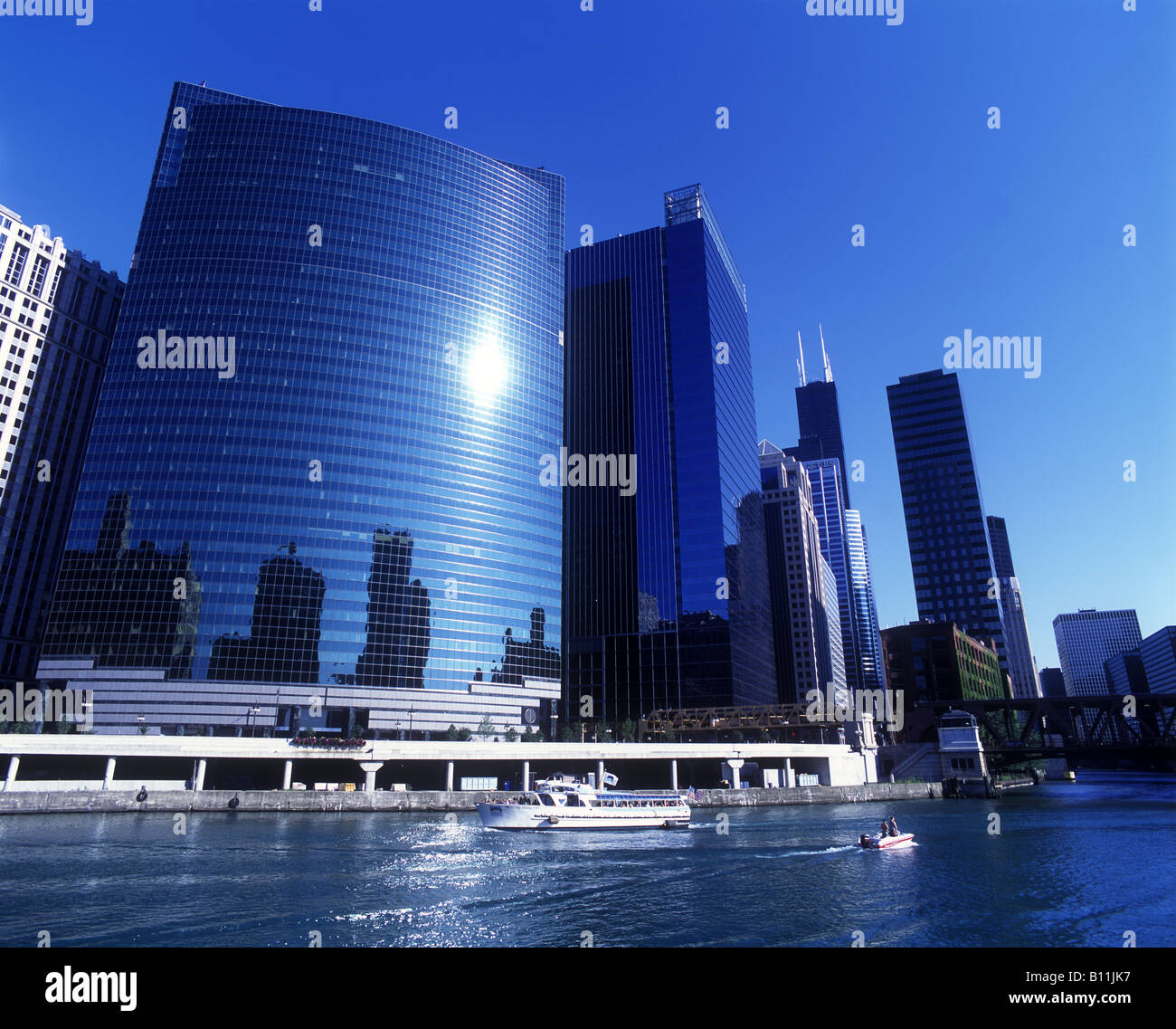 DOWNTOWN LOOP CHICAGO RIVER CHICAGO ILLINOIS USA Stock Photo - Alamy
