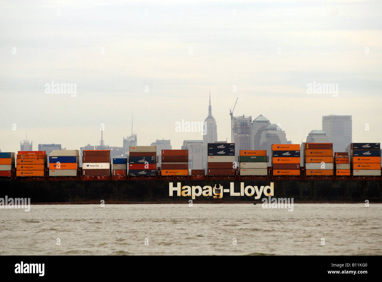 The Essen Express of the Hapag Lloyd line leaves port on the Hudson ...