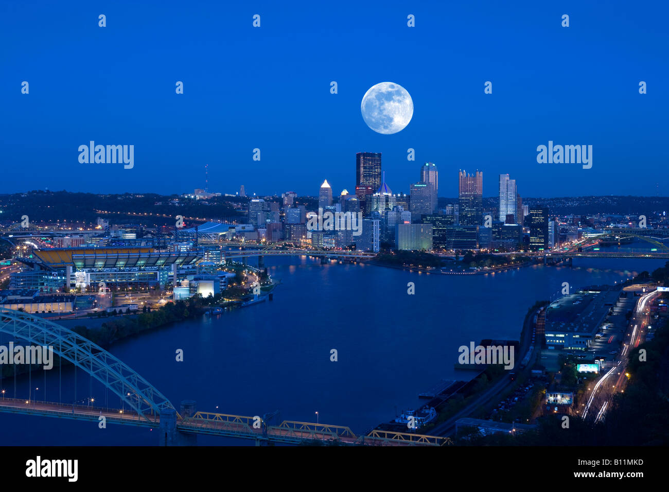 DOWNTOWN SKYLINE PITTSBURGH PENNSYLVANIA USA Stock Photo - Alamy
