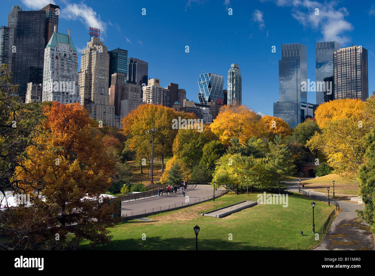 FALL FOLIAGE CENTRAL PARK SOUTH SKYLINE MANHATTAN NEW YORK CITY USA ...