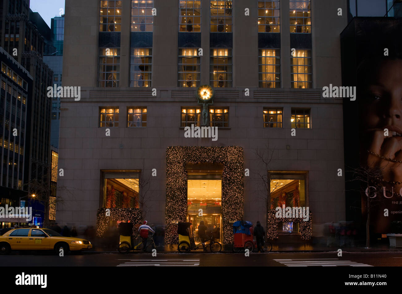 CHRISTMAS LIGHTS TIFFANY COMPANY STOREFRONT (©CROSS & CROSS 1940) FIFTH ...