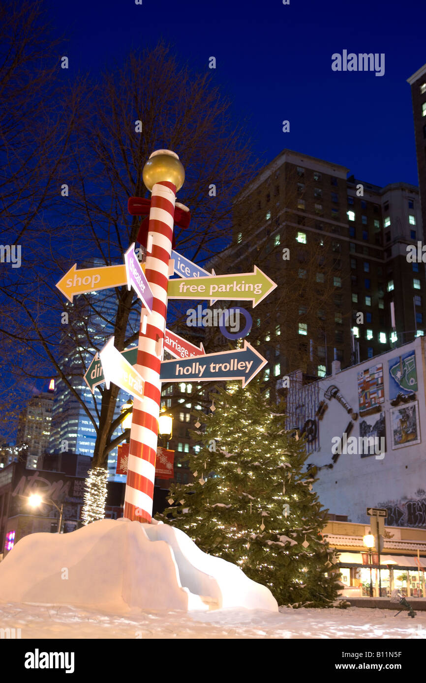 CHRISTMAS SIGNPOST MARKET SQUARE DOWNTOWN PITTSBURGH PENNSYLVANIA USA ...