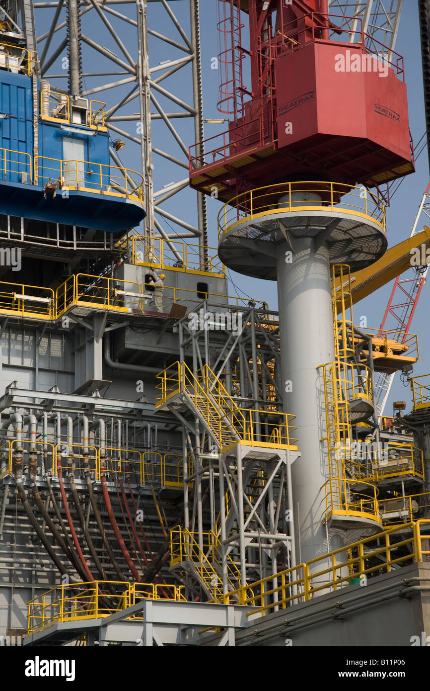 Side of oil rig platform under construction Port khalid United Arab ...