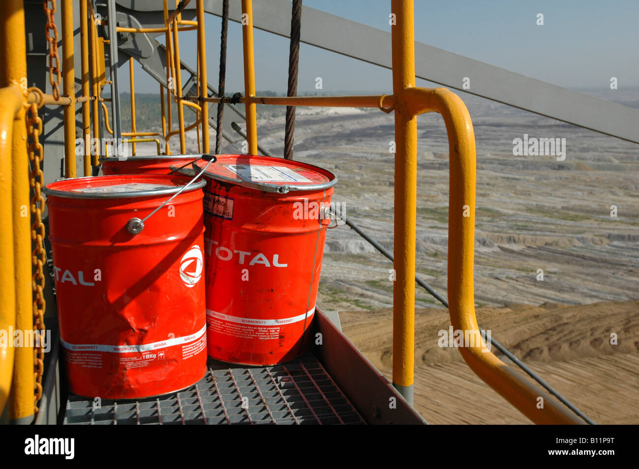 Crude oil barrel yellow hi-res stock photography and images - Alamy