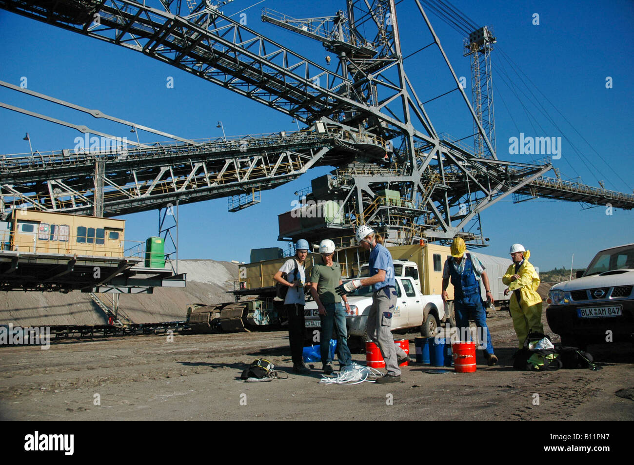 Coal Mine Mining Dragline Stock Photos & Coal Mine Mining Dragline ...