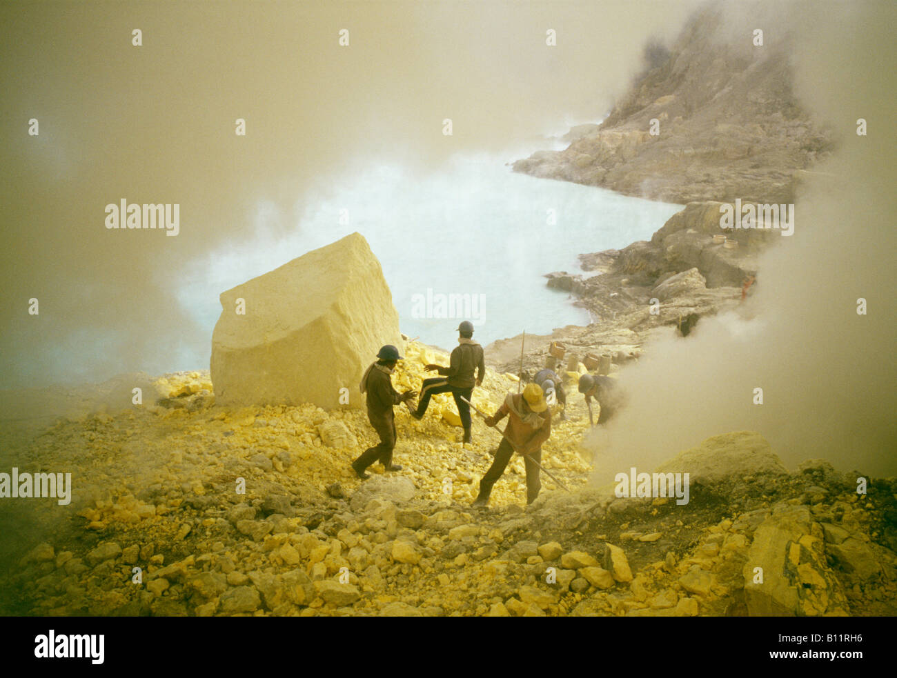 Breaking minerals hi-res stock photography and images - Alamy