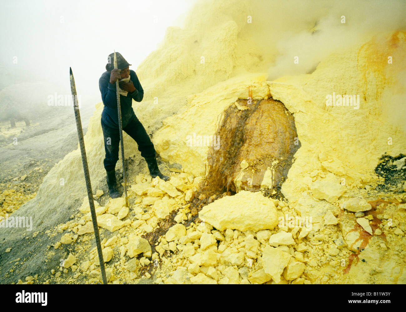 Mining pollution hi-res stock photography and images - Alamy