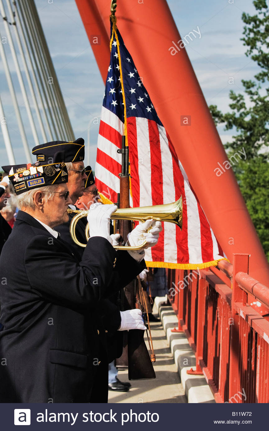 Taps Bugler Stock Photos & Taps Bugler Stock Images - Alamy
