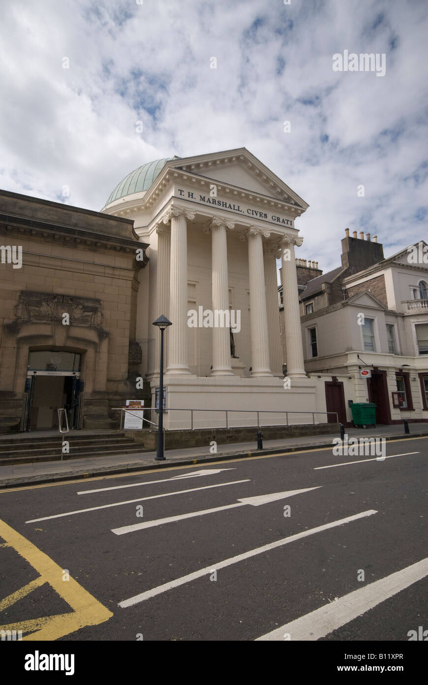 Perth museum scotland hi-res stock photography and images - Alamy