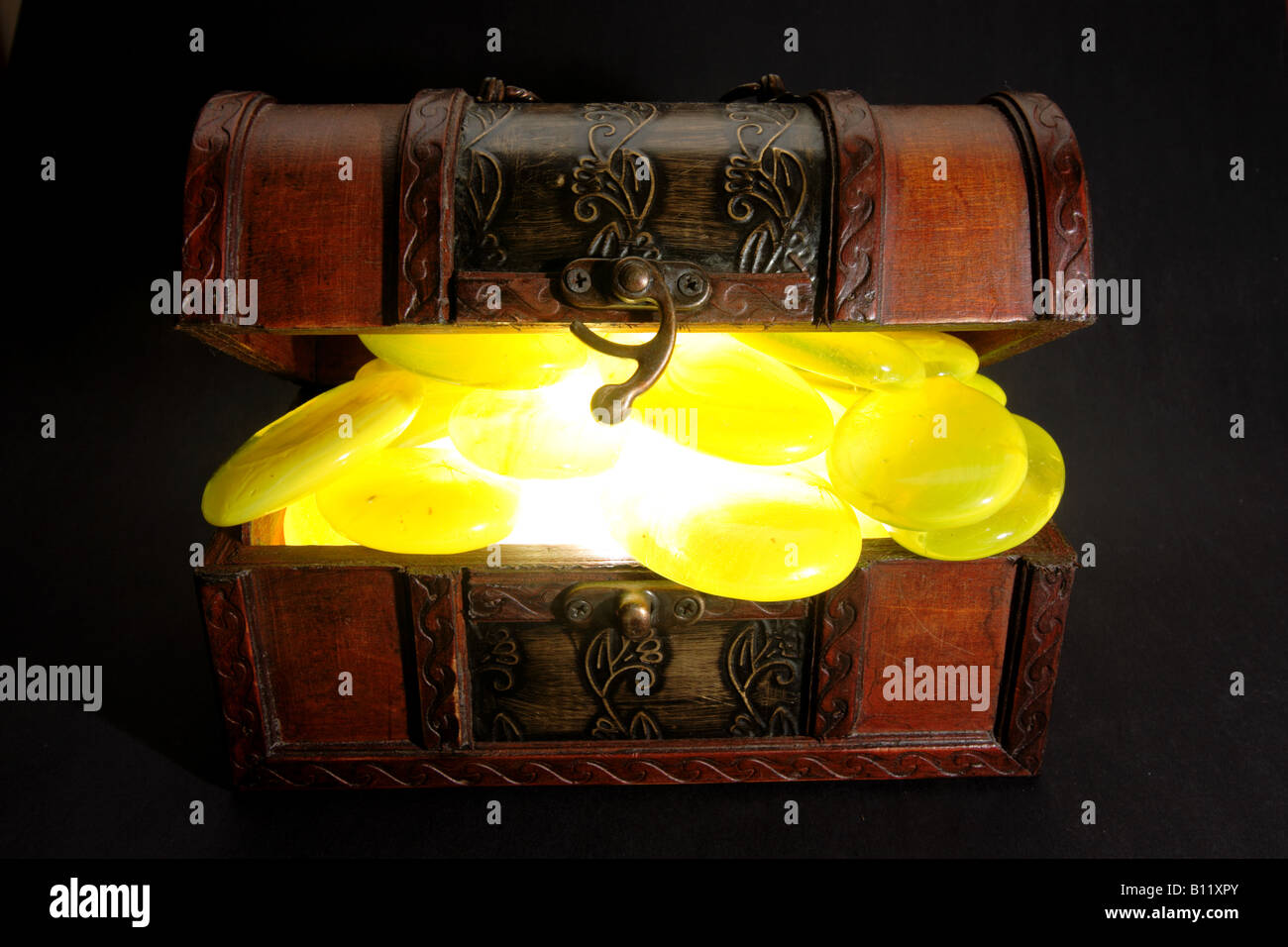 FRONT VIEW TREASURE CHEST WITH PRECIOUS STONES STICKING OUT HORIZONTAL ...