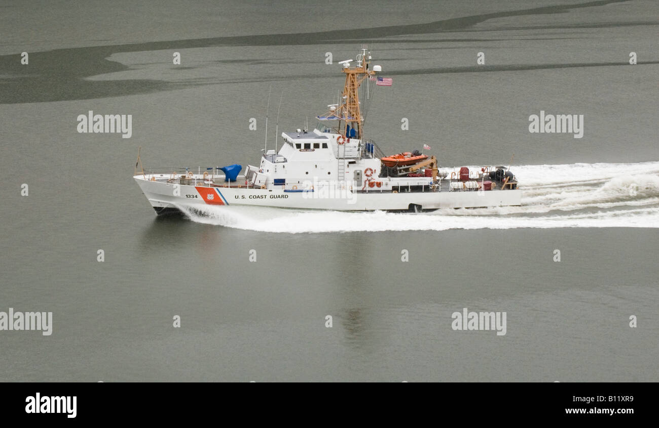 Coast guard sailor worker hi-res stock photography and images - Alamy