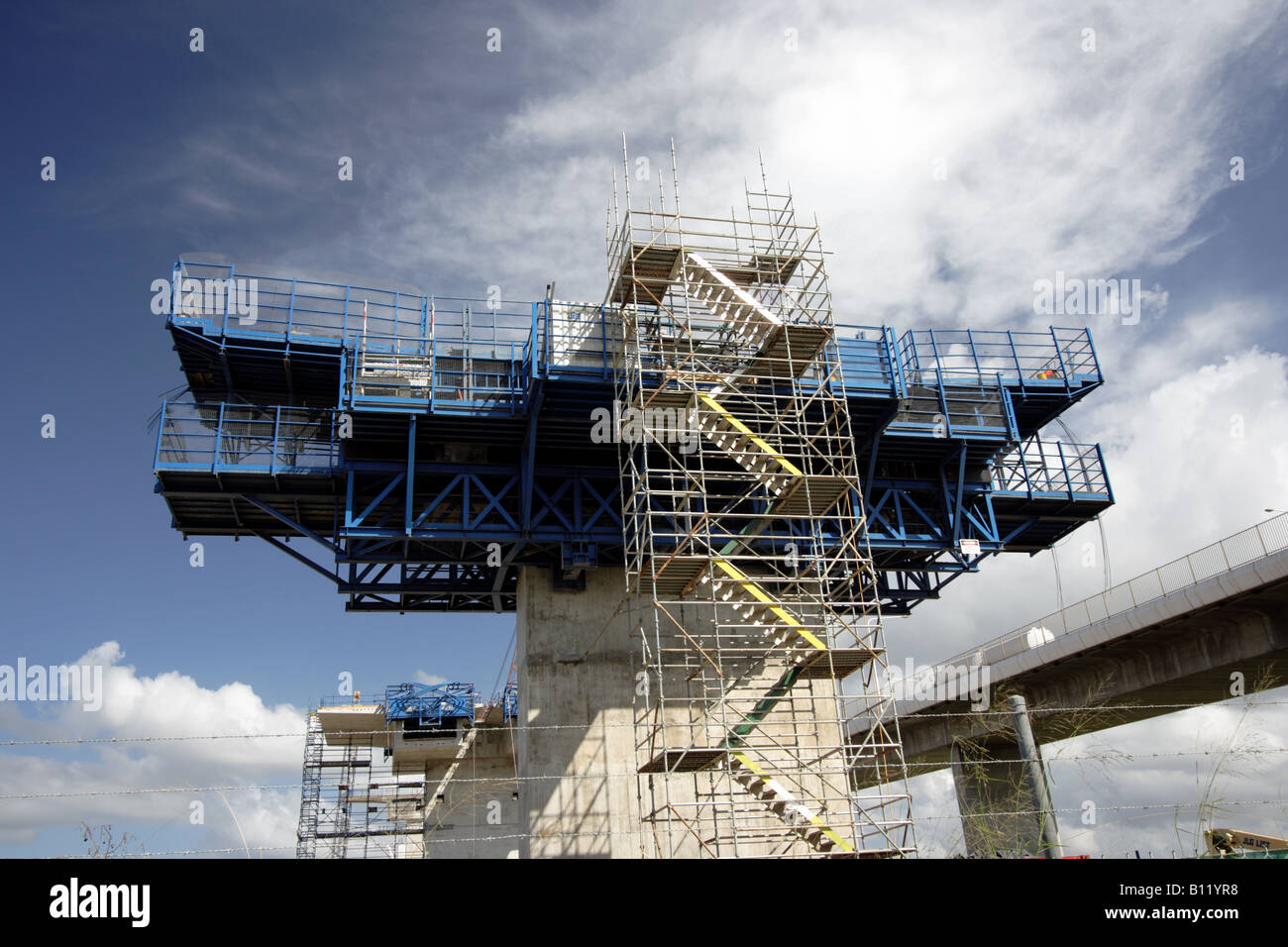 CONSTRUCTION OF A NEW BRIDGE TO CROSS THE BRISBANE RIVER QUEENSLAND ...