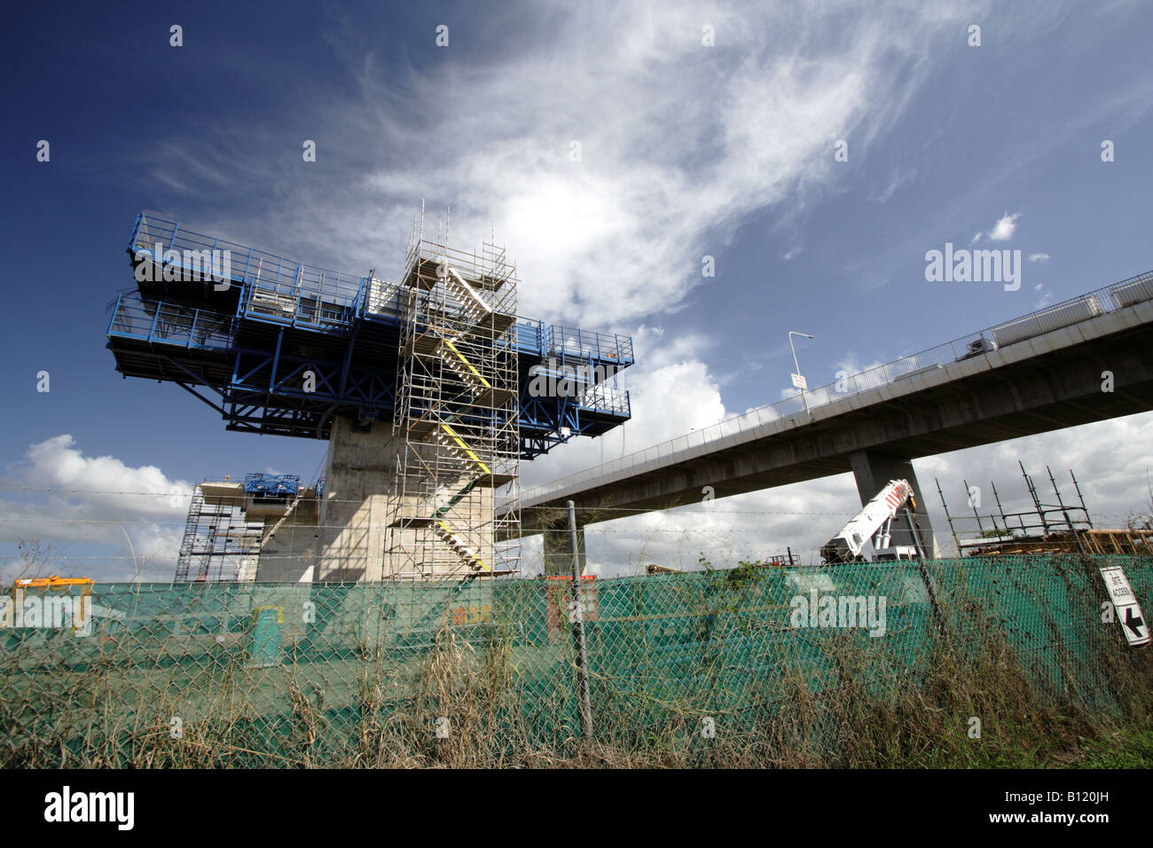 CONSTRUCTION OF A NEW BRIDGE TO CROSS THE BRISBANE RIVER QUEENSLAND ...