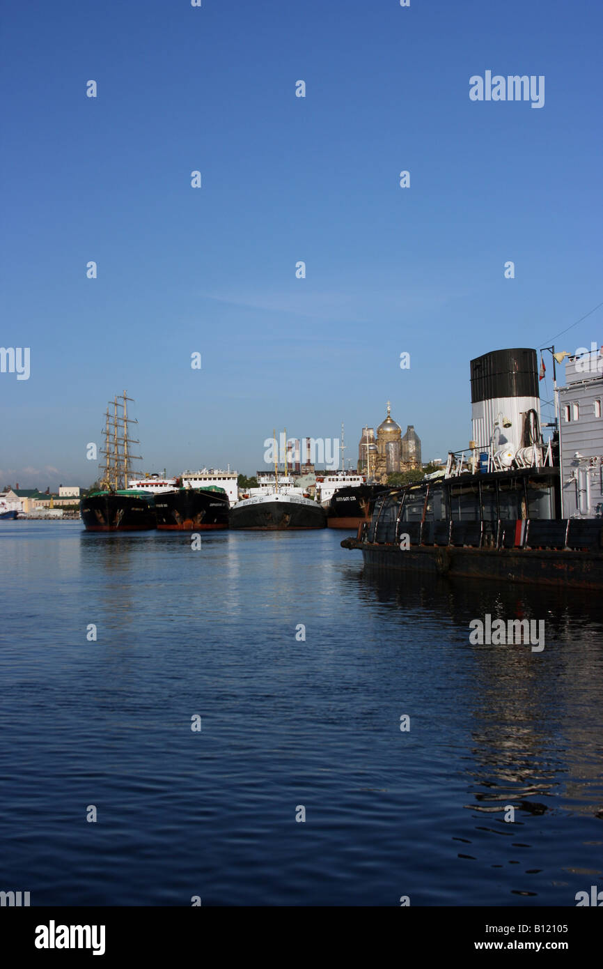 Neva tourist ship st petersburg hi-res stock photography and images - Alamy