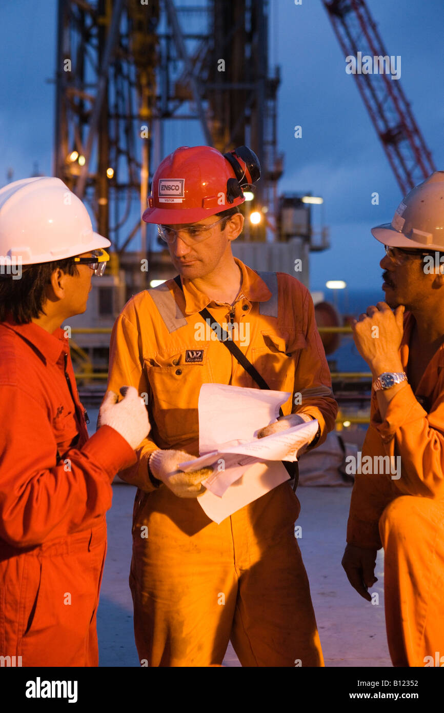 Indonesia offshore oil rig hi-res stock photography and images - Alamy