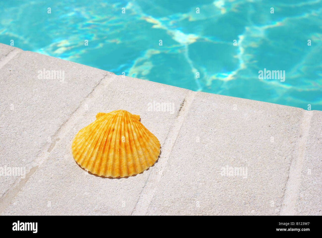 Florida pool side hi-res stock photography and images - Alamy