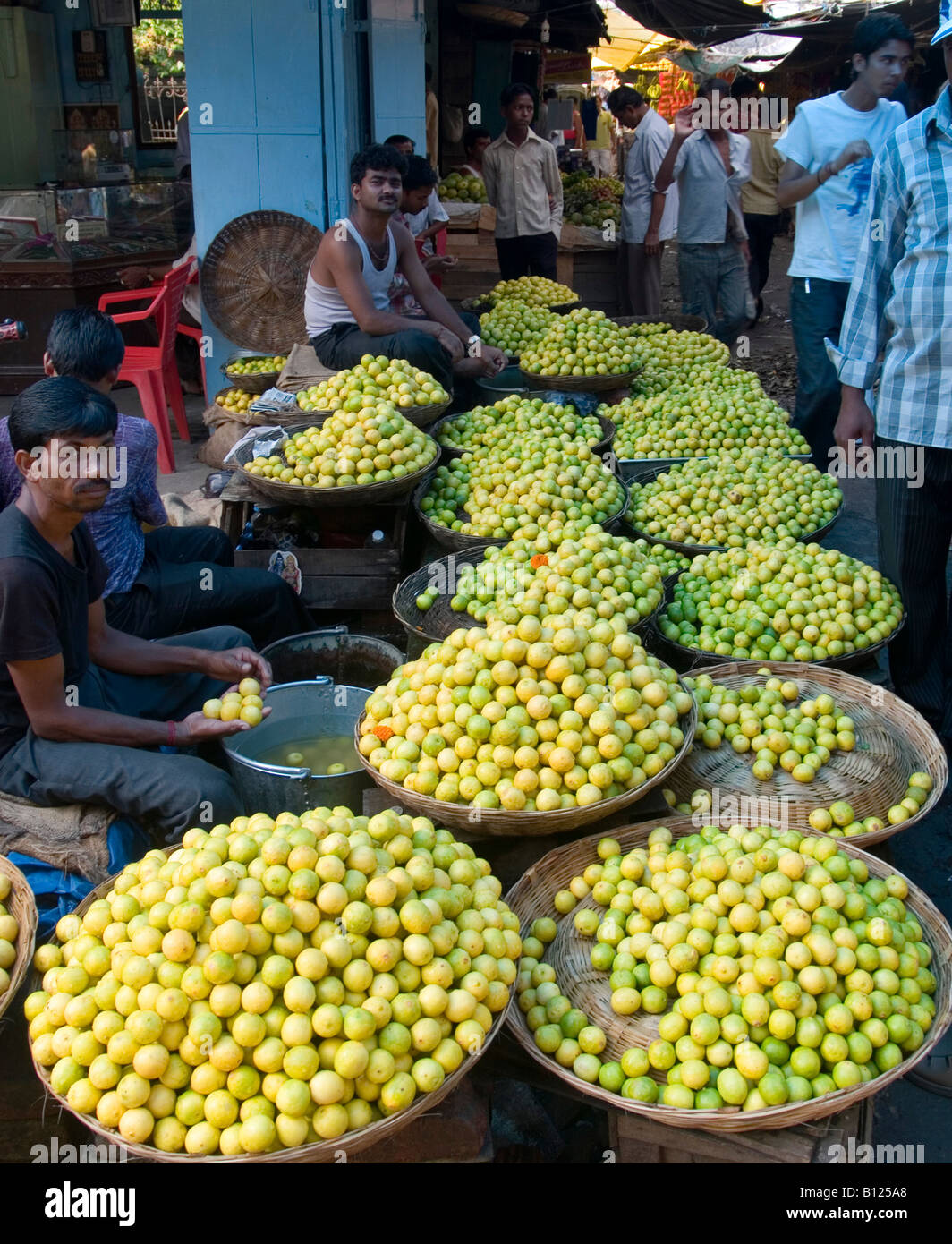 lemon vendors in the Kolkata market in India Stock Photo - Alamy