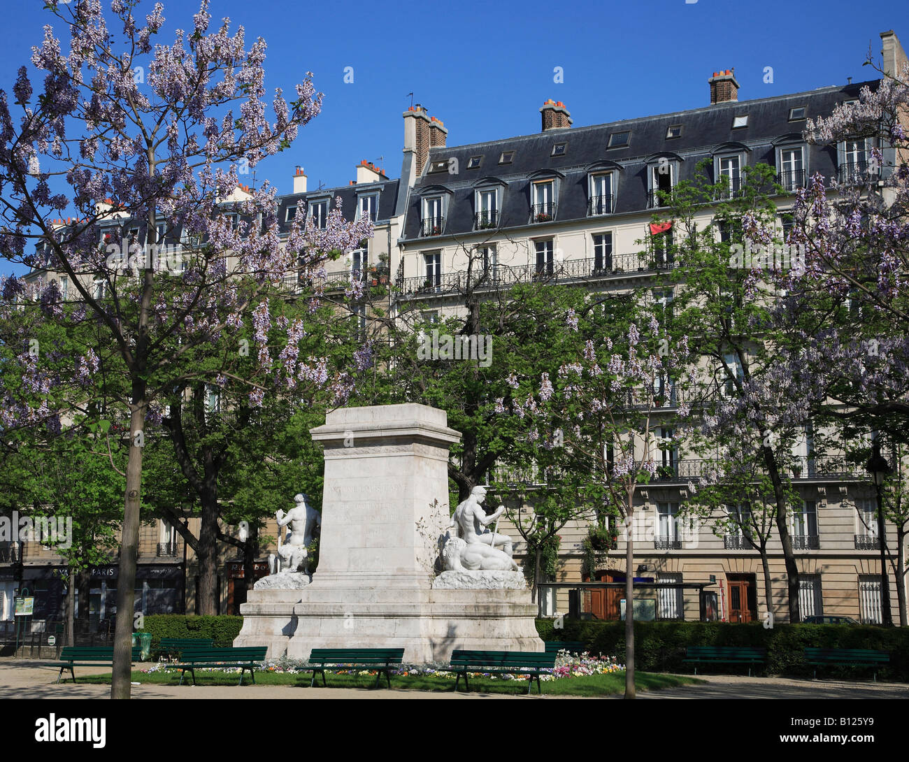 France Paris Ile Saint Louis Square Barye Stock Photo - Alamy