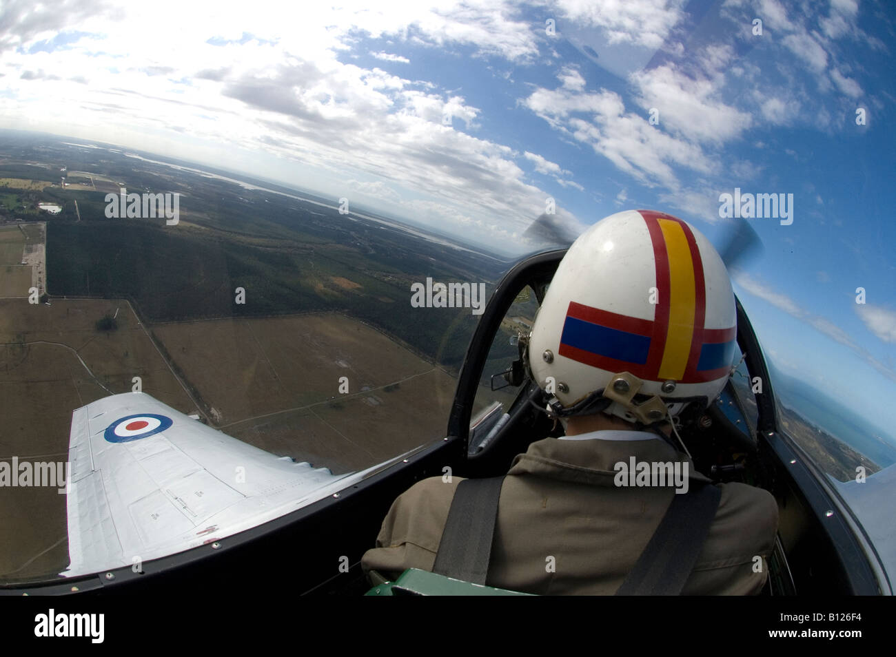 pilot in a P51 Mustang fighter plane Stock Photo - Alamy
