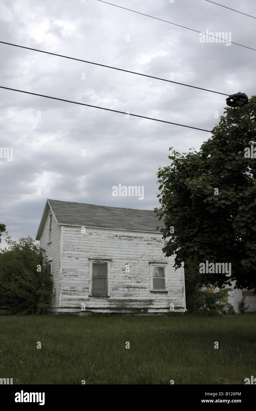 One story wooden house hi-res stock photography and images - Alamy
