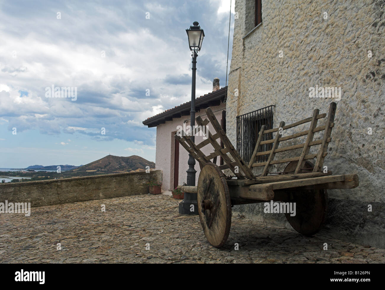 Stone wood cob hi-res stock photography and images - Alamy