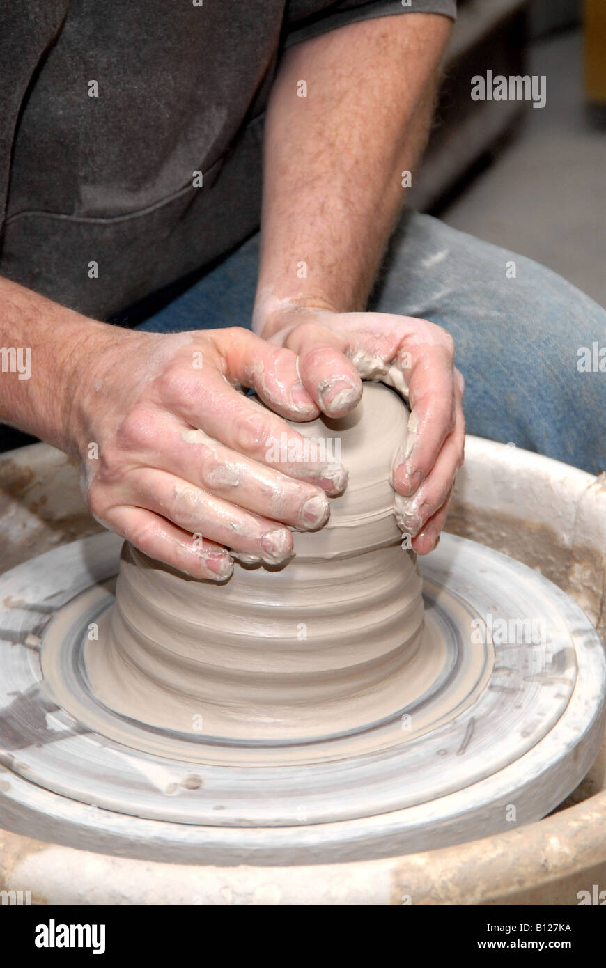 Centering the clay hi-res stock photography and images - Alamy