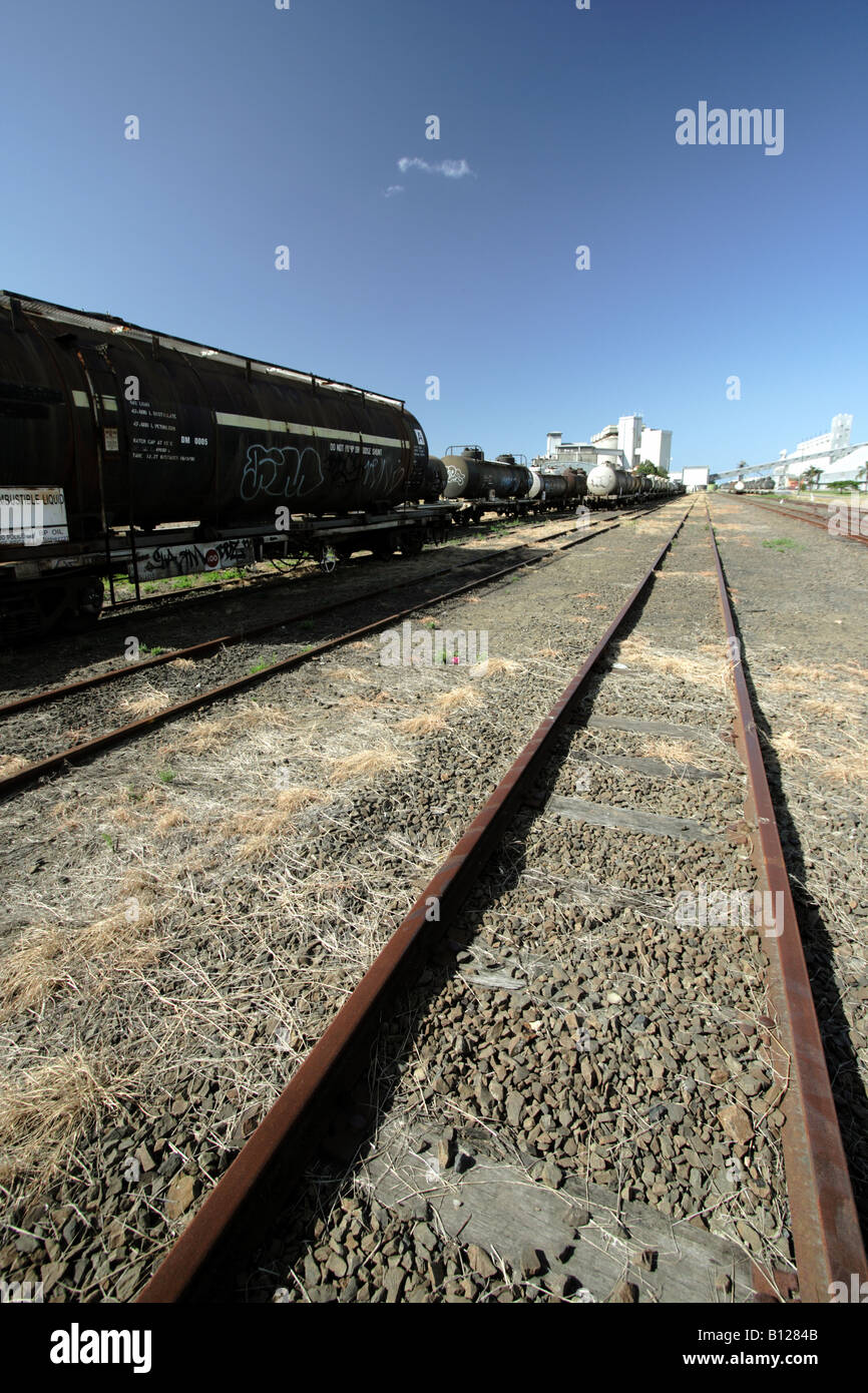 BULK HAULAGE CONTAINER RAILWAY LINE VERTICAL BDB10045 Stock Photo - Alamy