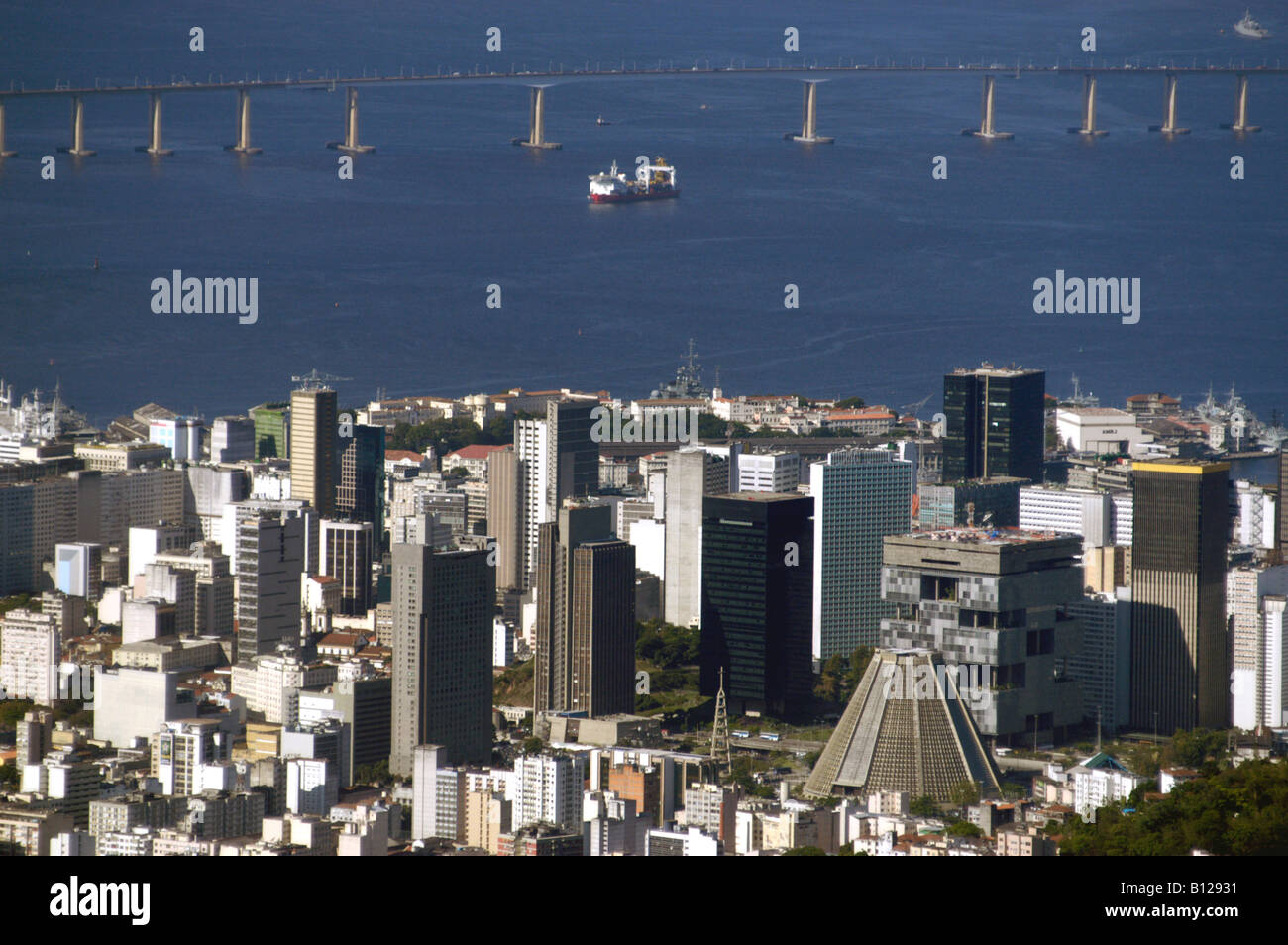 Rio niteroi bridge aerial hi-res stock photography and images - Alamy