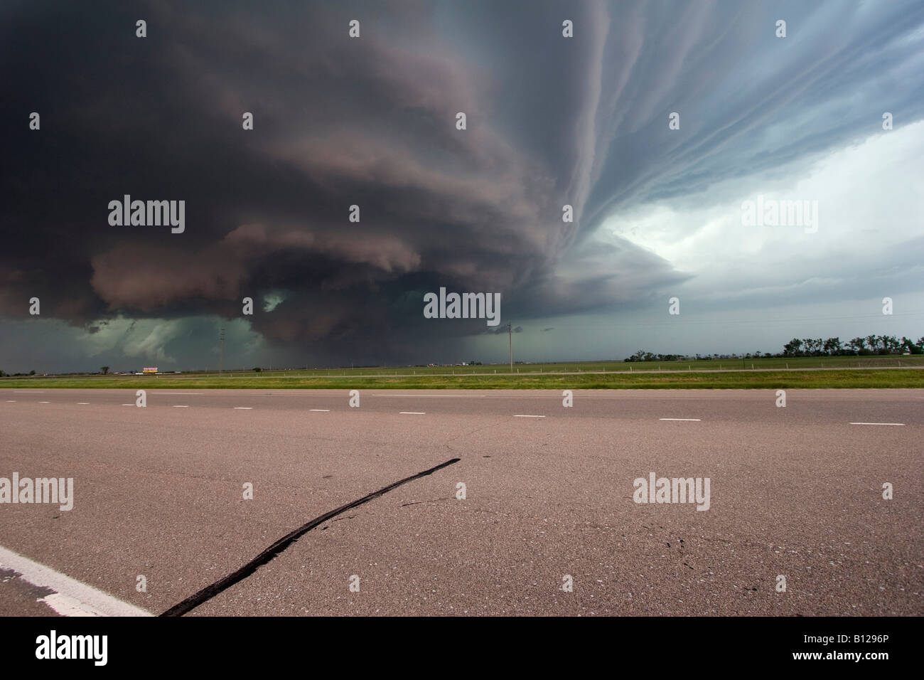 Tornadic thunderstorm clouds hi-res stock photography and images - Alamy
