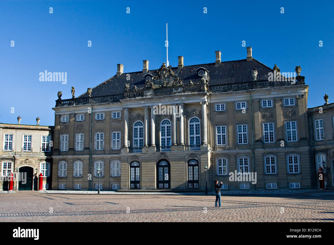 Amalienborg slot hi-res stock photography and images - Alamy