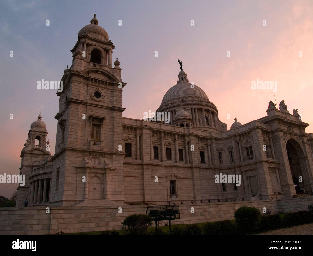 Victoria memorial calcutta hi-res stock photography and images - Alamy