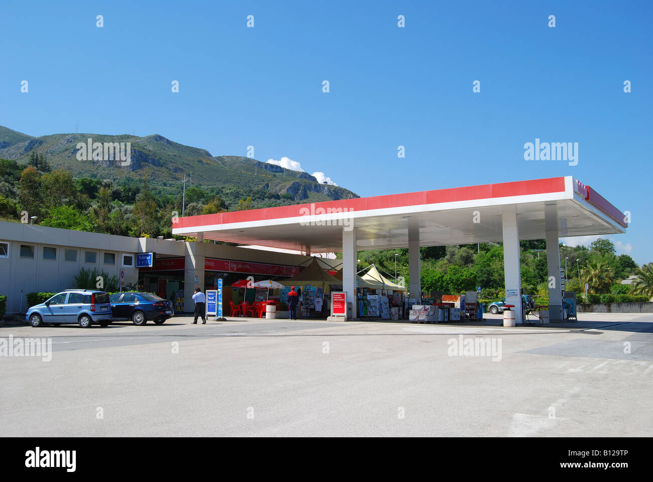 Esso Service Station High Resolution Stock Photography and Images - Alamy