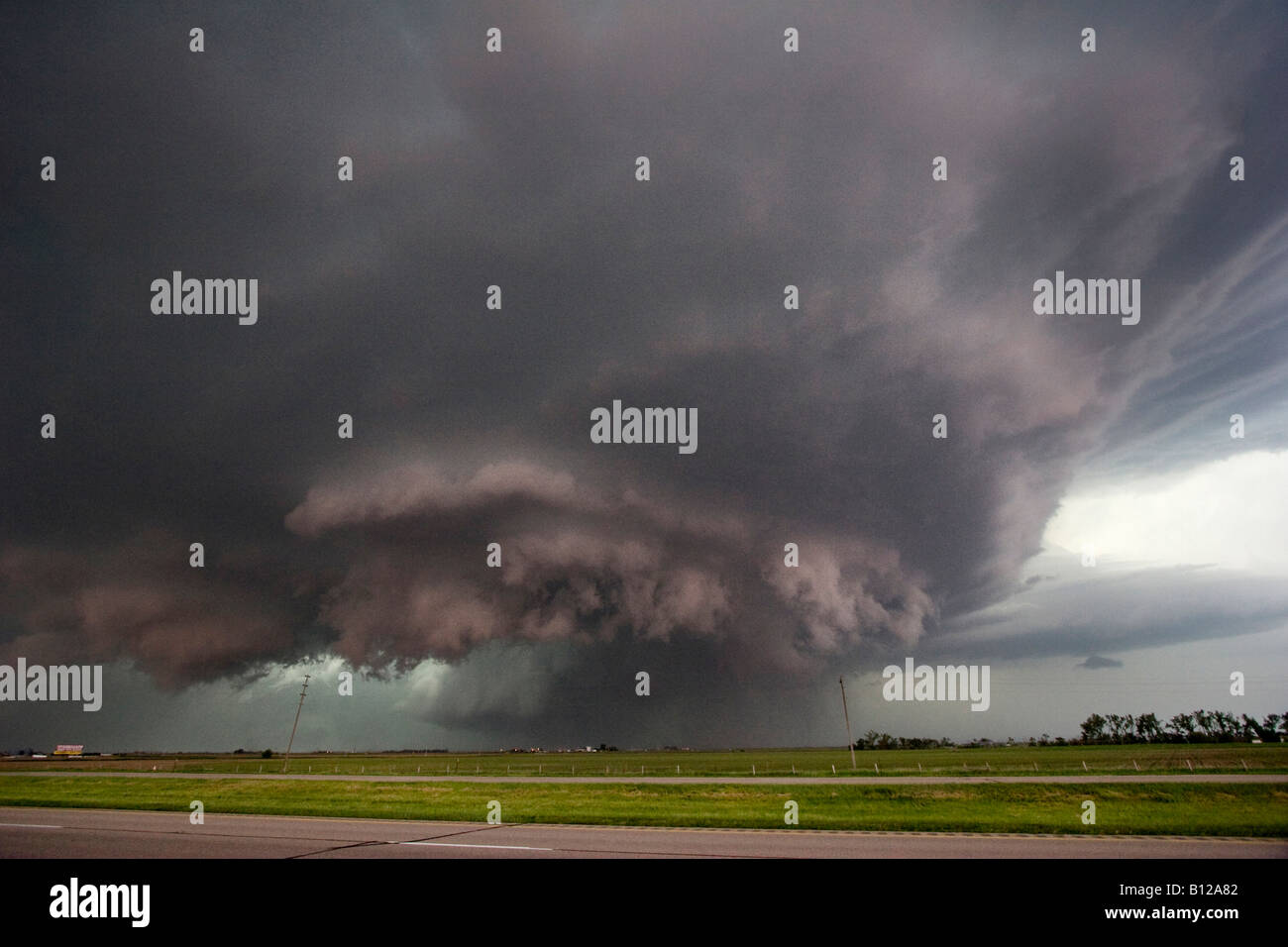 Supercell storm hi-res stock photography and images - Alamy