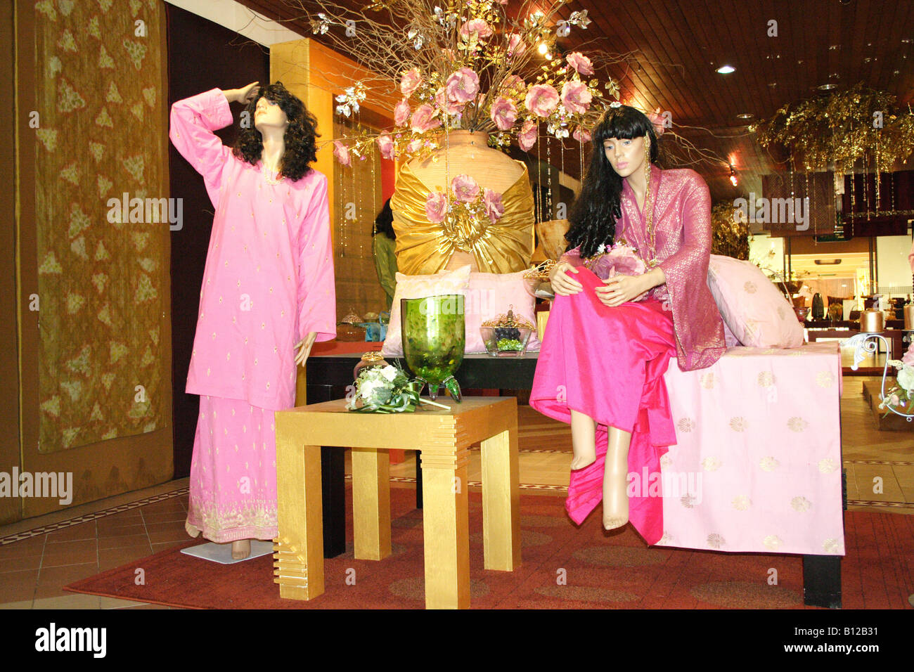 Songket malaysia hi-res stock photography and images - Alamy