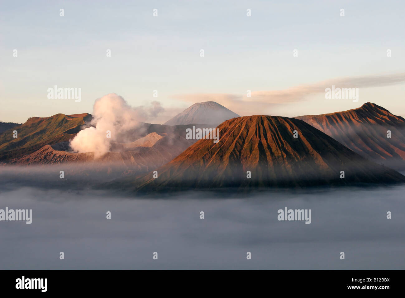 Gunung Bromo and Gunung Semeru (Bromo-Tengger-Semeru National Park ...
