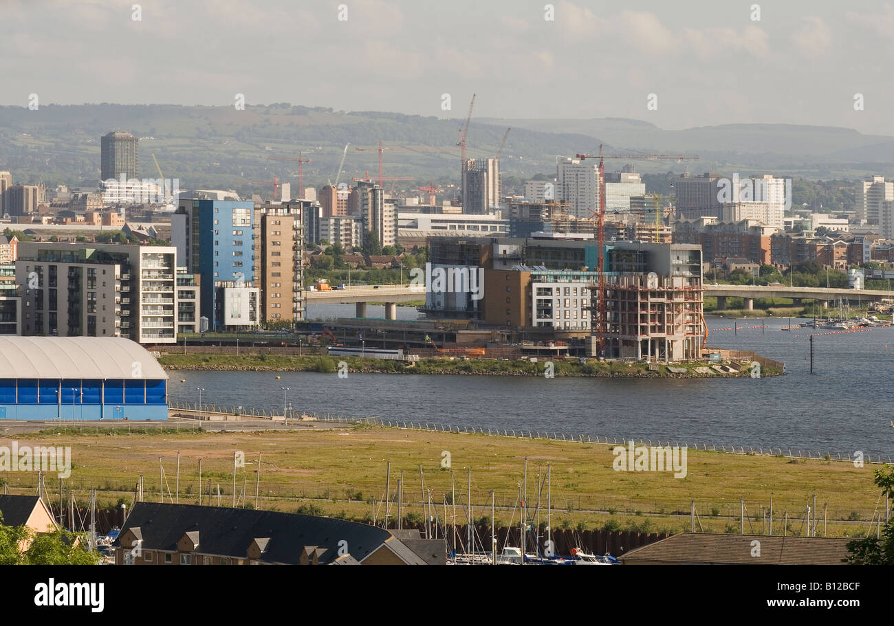Cardiff waterfront hi-res stock photography and images - Alamy