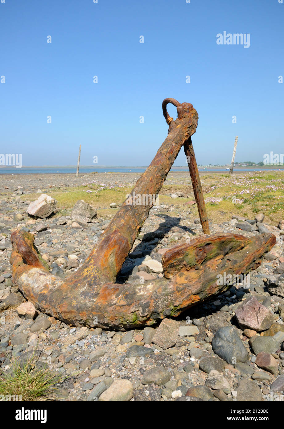Rusty anchor hi-res stock photography and images - Alamy