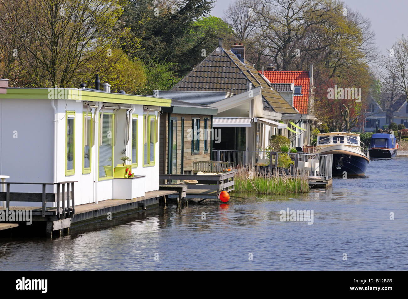 Houseboats along Dutch canals Holland Europe Stock Photo - Alamy