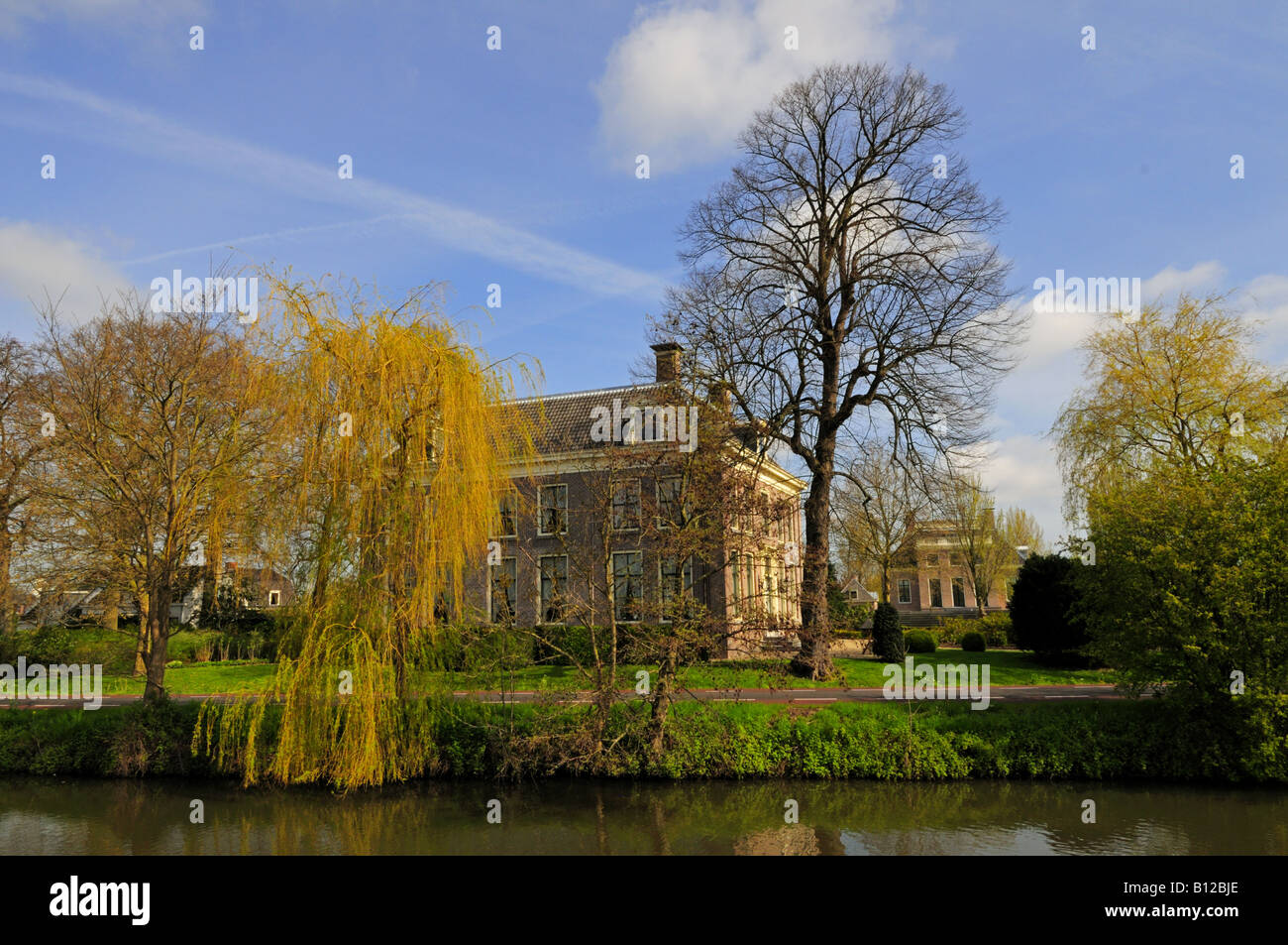 Luxury mansions along Dutch canals Holland Europe Stock Photo - Alamy