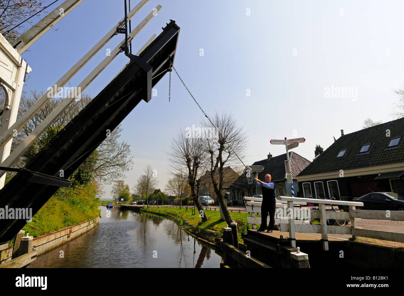 Dutch canal bridge opening hi-res stock photography and images - Alamy